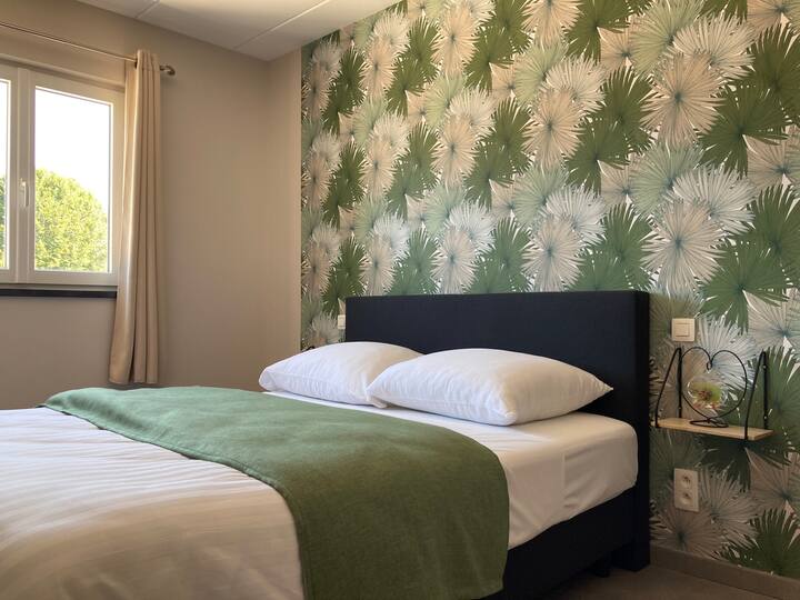 Chambre Avec Parking Gratuit Et Sécurisé - Tournai