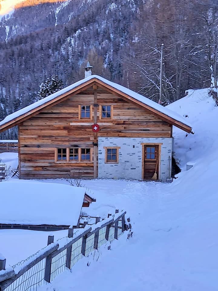 Chalet La Chotte, Entièrement Rénové - Ovronnaz