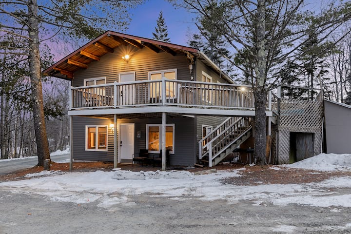 Beautiful Mt. Snow 3 Bed 2 Bath Chalet W/ Hot Tub - Dover, VT