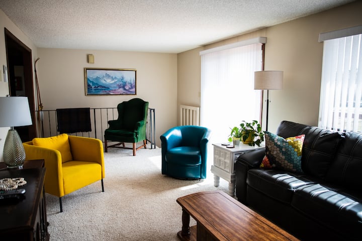 Cheerful 4 Bedroom Home In A Quiet Neighborhood - Kalispell, MT
