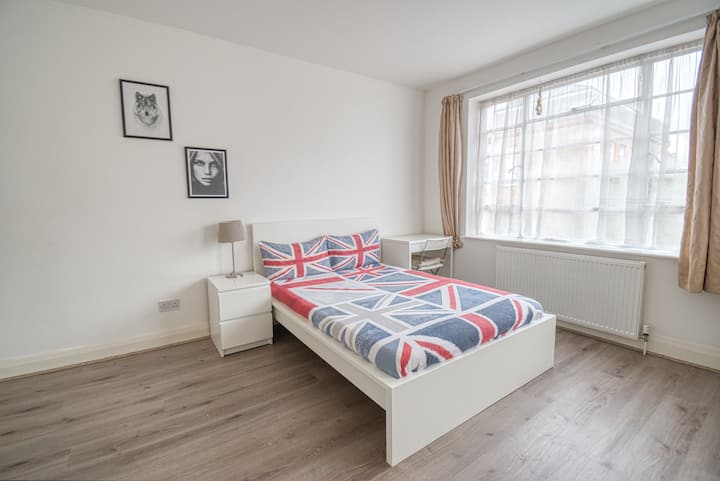 Large Double Close To Shoreditch! - London