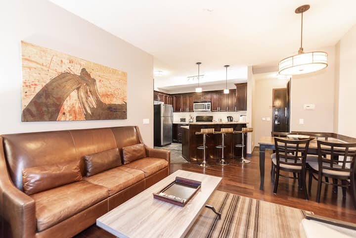 Lovely Mountain View 2bdrm Resort Condo With Pool - Canmore