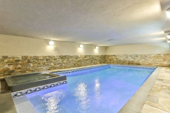 Indoor Pool/5 Bedroom Hunter Mountain Escape - Phoenicia, NY