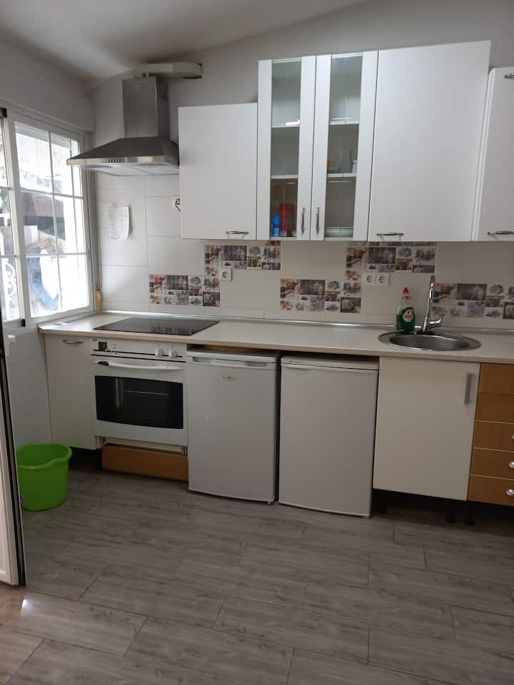 Habitacion5, Tipo Precioso Loft Con Patio,cocina - Valladolid, España
