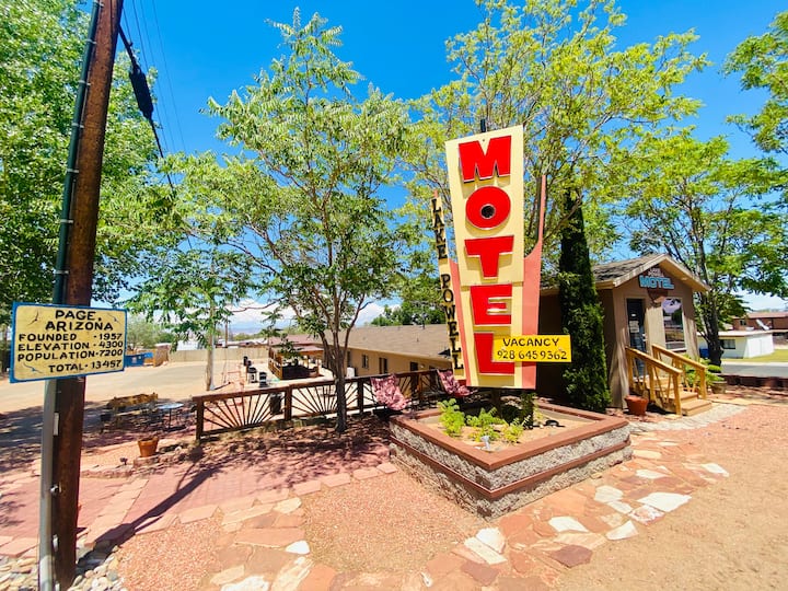 2 Bedroom Lake Powell Motel Suites - Building 2 - Page, AZ