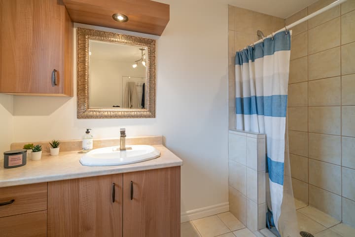 Top 10 Airbnb Vacation Rentals In Estrie, Canada | Trip101