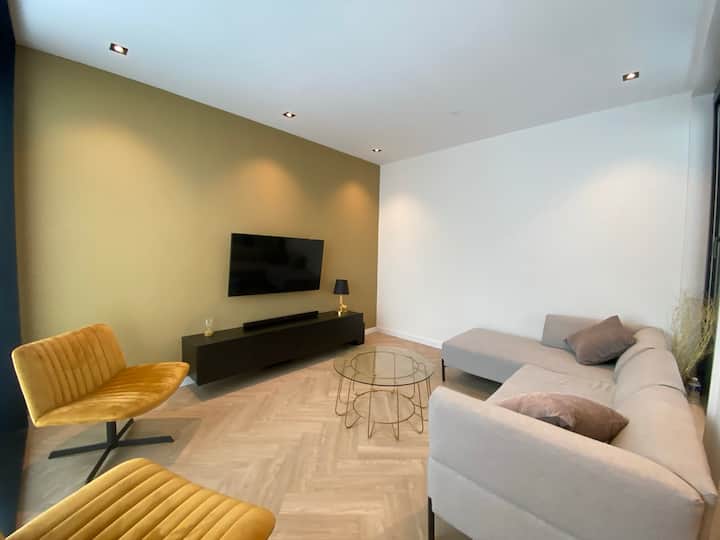 Luxe Ingerichte Tussenwoning In Het Centrum. - Groningue