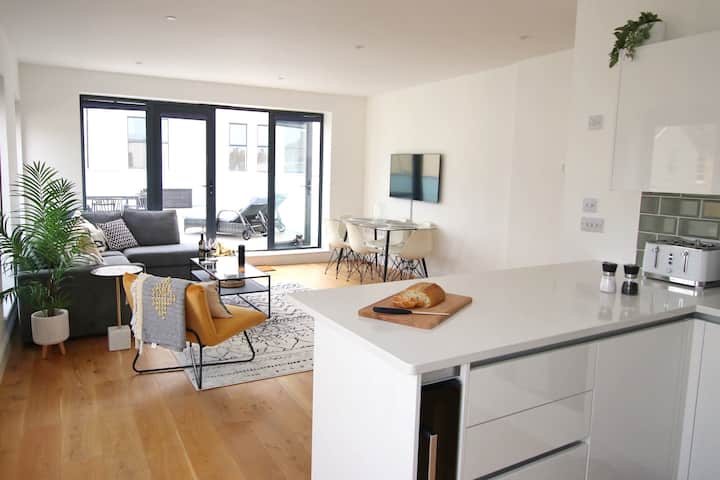 Worthing Rock | Flexible Stays - Brighton and Hove