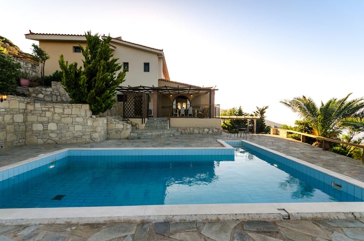 7 Bedroom Villa With Pool - Crete