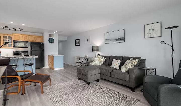 New! Beachfront Escape W/ Hot Tub And Pool - Oxnard, CA