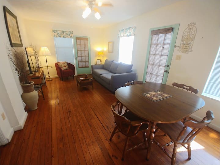 Historic Cottages Mount Dora, The Garden 2 Bedroom - Mount Dora, FL