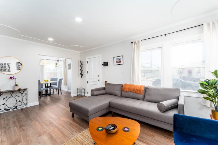 Chic Bungalow Steps From Sofi, Kia Forum, & Lax - Inglewood, CA