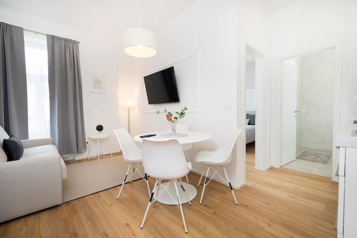 Cozy Apt – Near Dragon Bridge/3 Person.ljubljana - Ljubljana