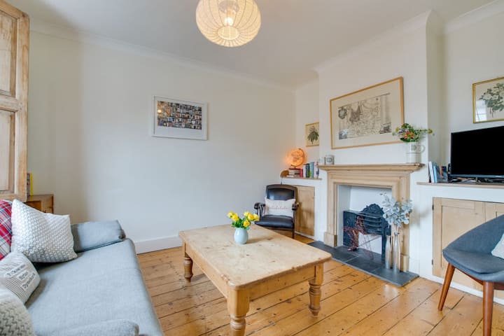 Charming Victorian Cottage - Lympne Castle