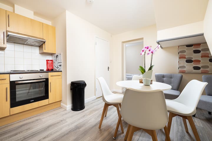 2 Bedroom Apartment Next To King's Cross Station - London