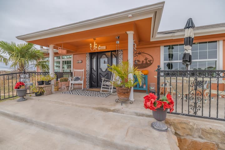 Private Apartment- Riverview On Ranch... Downtown! - San Angelo, TX