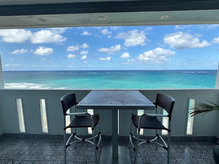 Oceanview 2 Bedroom - Balcony & Pool - San Juan, Puerto Rico