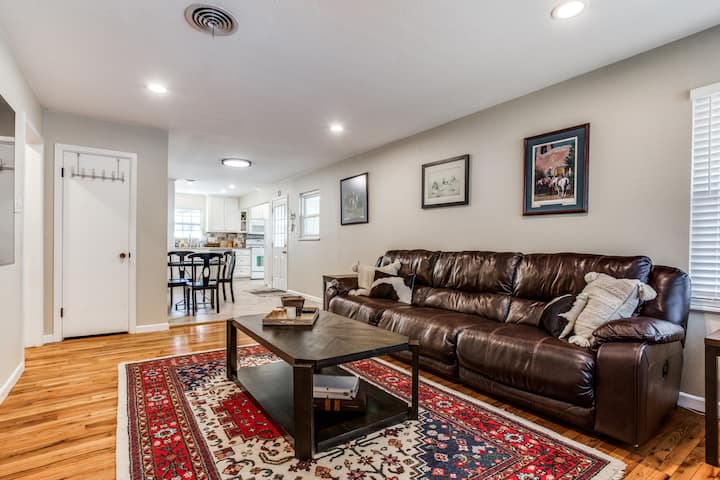 Gateway To Will Rogers - Cultural District - Fort Worth