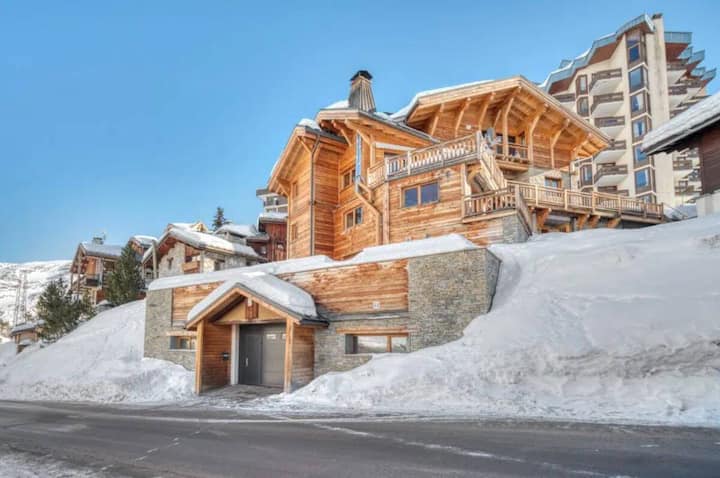 4 Bedroom Chalet With Jacuzzi - Tignes