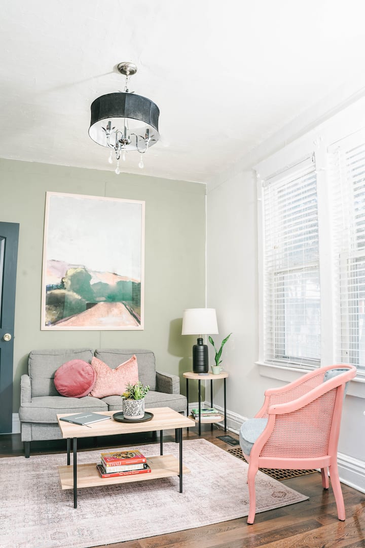 Chic Studio Blocks From Downtown - Grand Rapids, MI