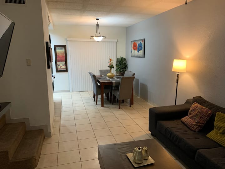 Casa Kastelo, Residencial Cerca Del Consulado - Ciudad Juárez