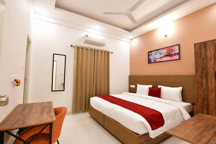 Vivid 2 Bhk Luxury Apartment - Mysuru