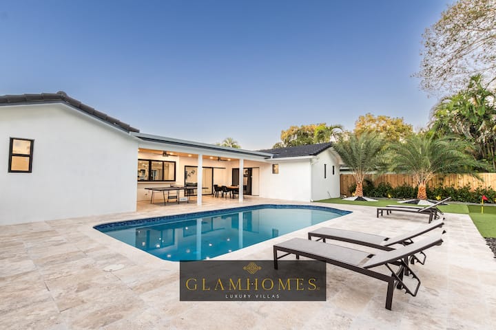 Peaceful Villa | Fire Pit | Mini Golf By Glamhomes - Hollywood, FL
