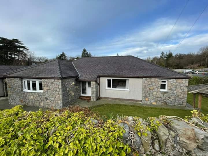 Cartref - Modern Spacious Bungalow - Anglesey