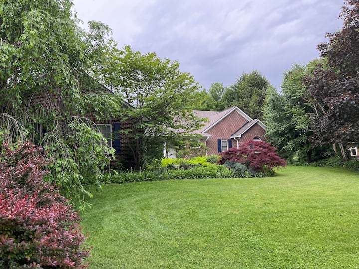 Garden View 1 Bedroom (Q) With Attached Full Bath - Carmel, IN