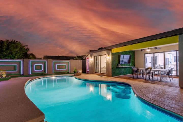 Swanky & Modern Home W/  Heated Pool & Hot Tub! - Scottsdale, AZ