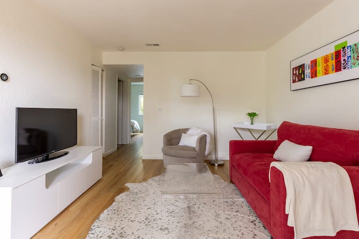 Amazing Aesthetic 1br/1ba Apt Close To Dt Kirkland - Redmond, WA