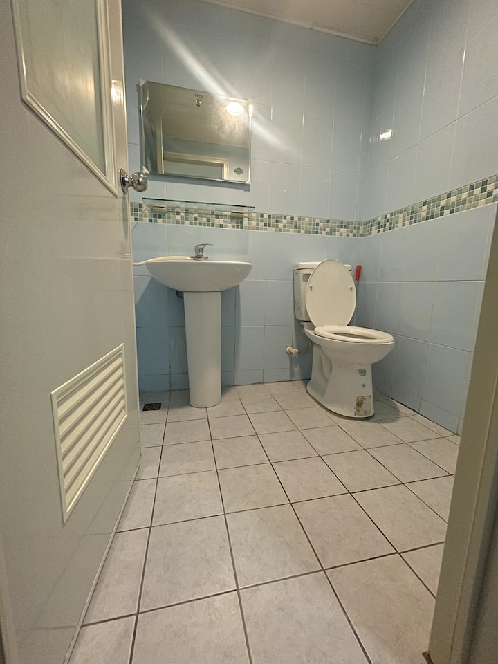 逢甲夜市 中央公園 附全新冷暖雙人套房 鄰星享道停車場 - Taichung City