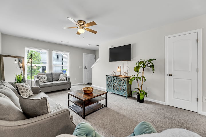 Cozy 3 Br House - Near Hospital - Long Term Avail - Winston-Salem, NC