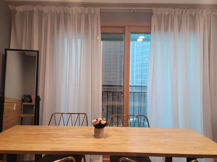 J Honor 4 명동역 5분 거리 3rooms/3bath /Living Room(2f) - Seoul