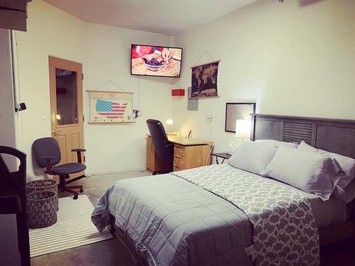 Spacious Private Garage Converted Room - Santa Cruz, CA