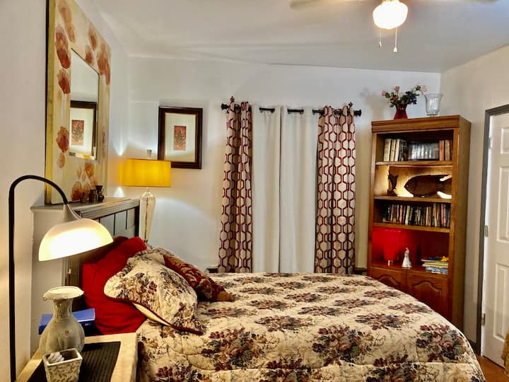 1bed/1bath First Floor House, 7 Min. To Downtown - Kansas City