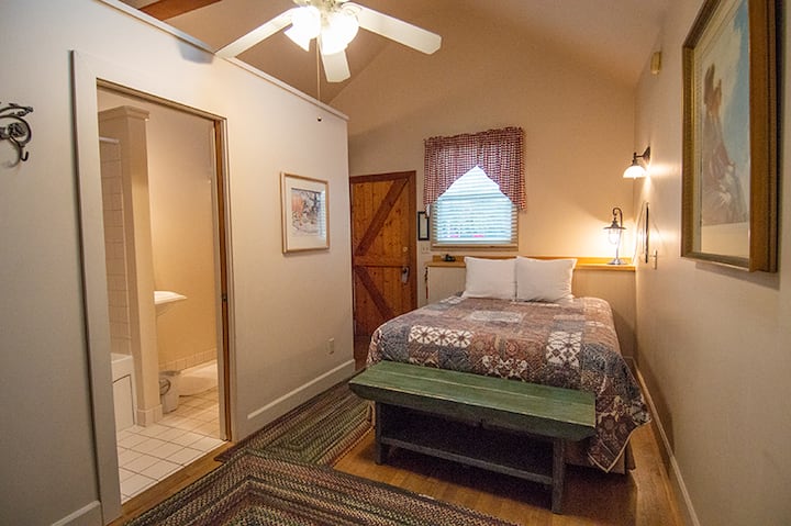 Charming Private Cottage In Downtown! - Port Townsend, WA