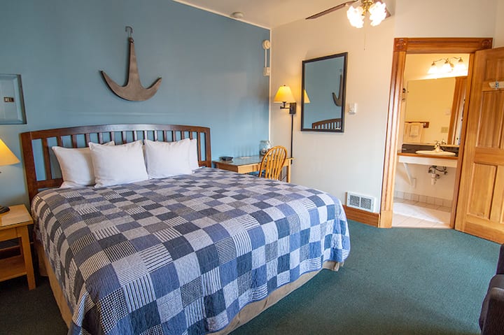 Stunning Saltwater Views! Charming Boutique Stay! - Port Townsend, WA