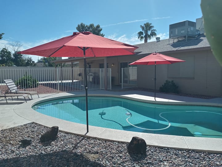 Peaceful Quiet Oasis In N. Phx, Pool, Dogs Welcome - Phoenix, AZ