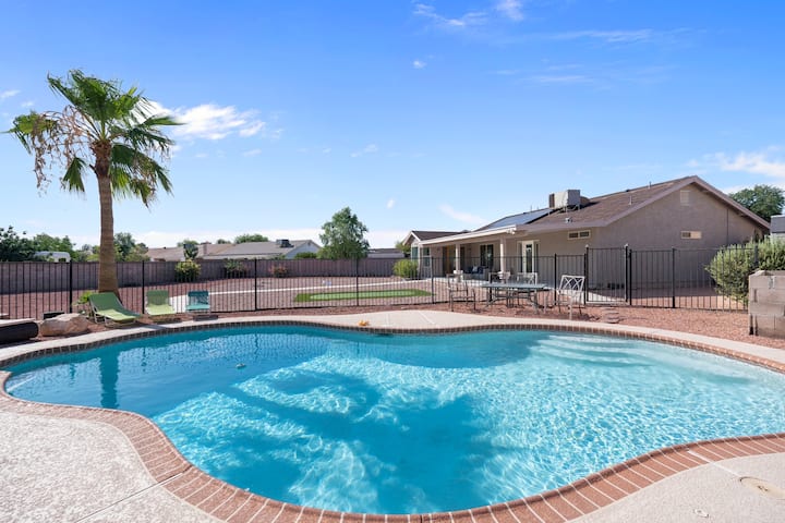 Pet Friendly Home W/putting Green & Pool! Westgate - Glendale, AZ
