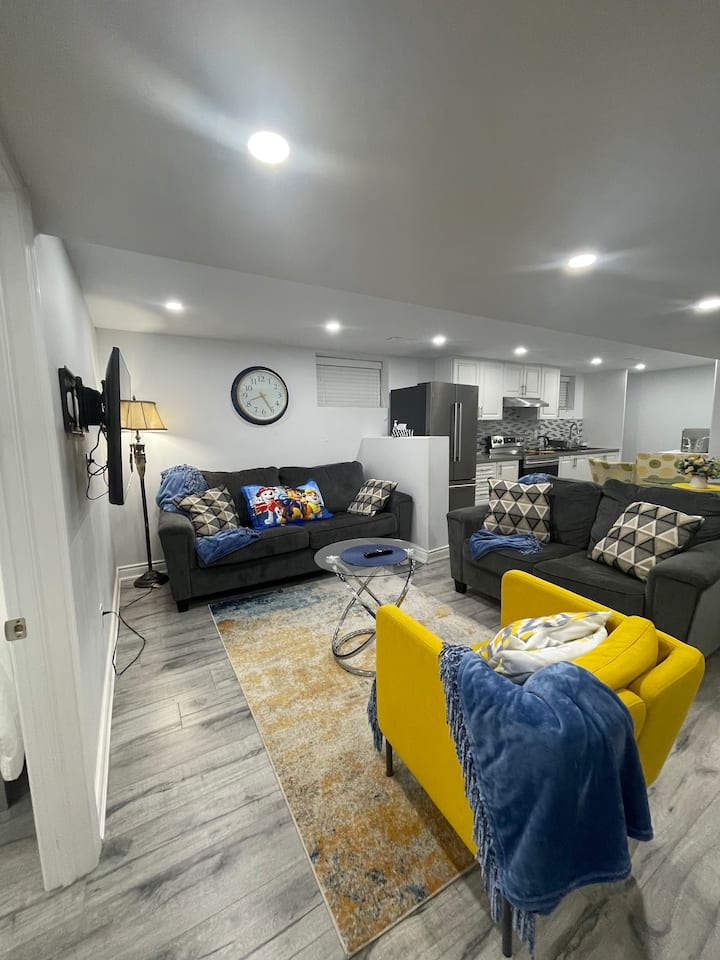 Your Luxury Oasis Basement Getaway! - Niagara Falls