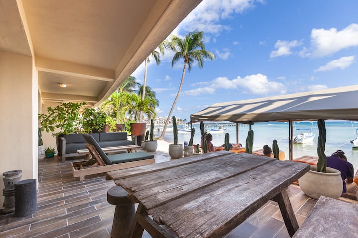 Ocean Front • 2 Condos • 6 Br - Playa del Carmen