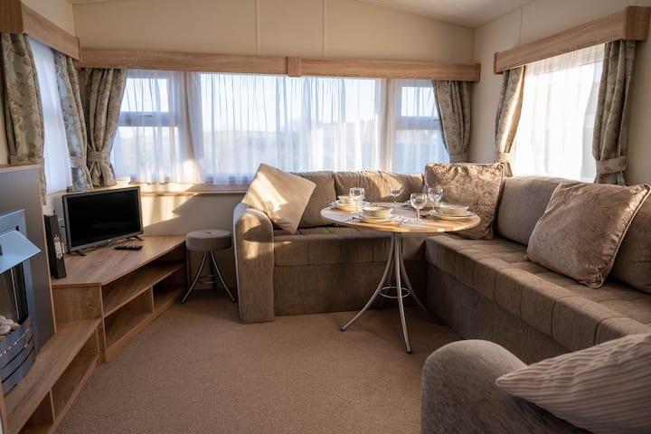 Caravan 5 - The Green (Newholm, Nr Whitby) - Runswick Bay