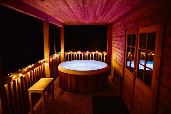 Aspen Luxury Lodge; Hot Tub, Scottish Borders - Biggar
