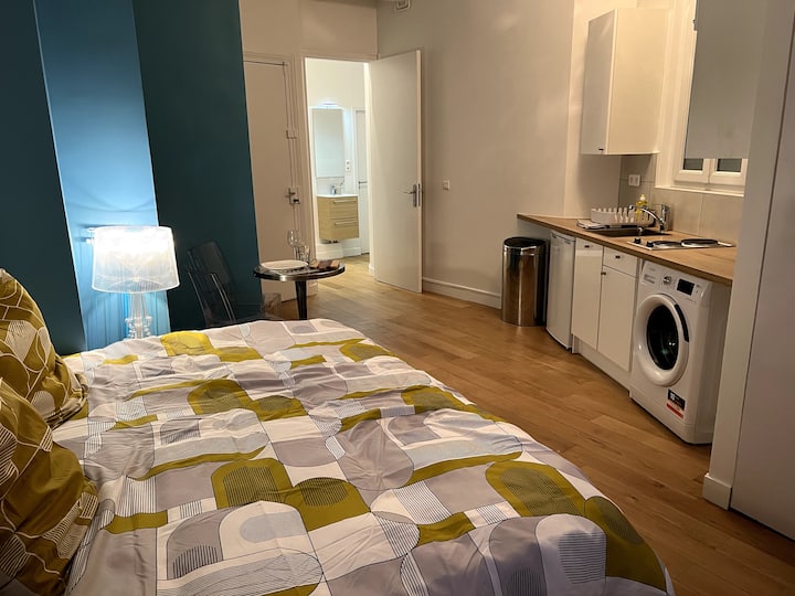 Charmant Studio Calme Et Lumineux – Hôtel De Ville - Paris