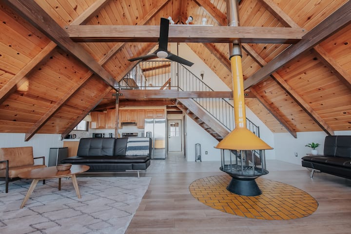 Cozy-tranquil-desert A-frame Cabin - Lucerne Valley, CA