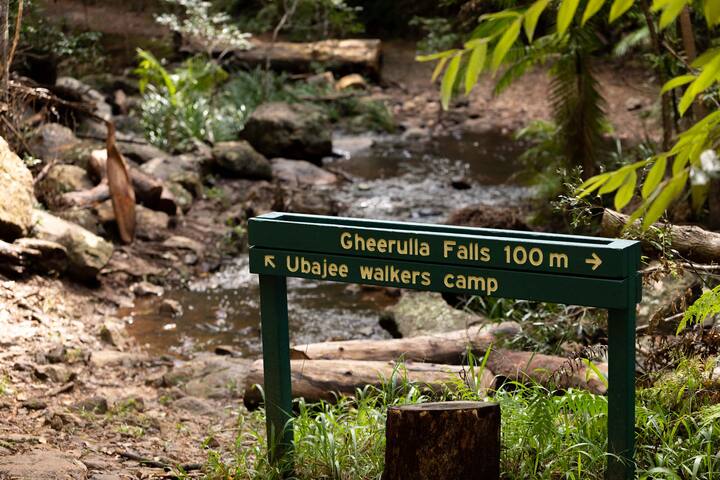 Luxury Cabin at Round Hill Retreat