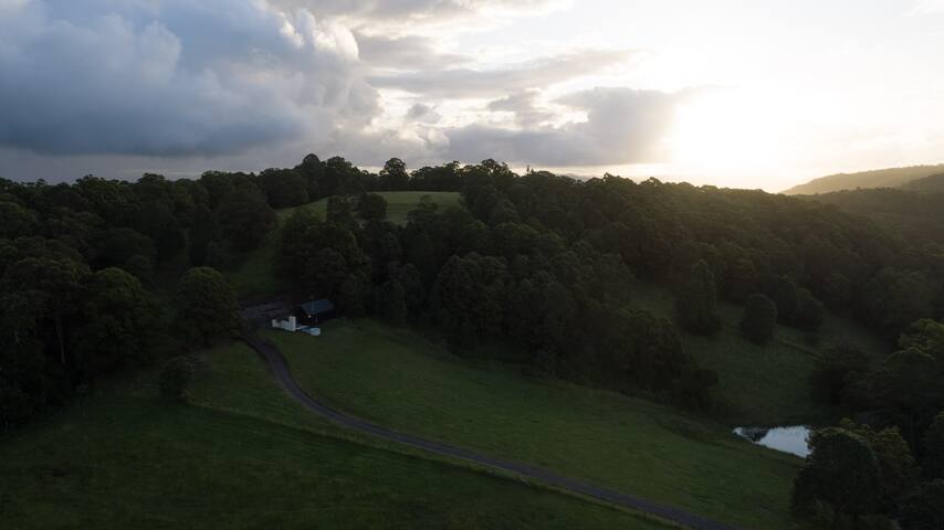 Luxury Cabin at Round Hill Retreat
