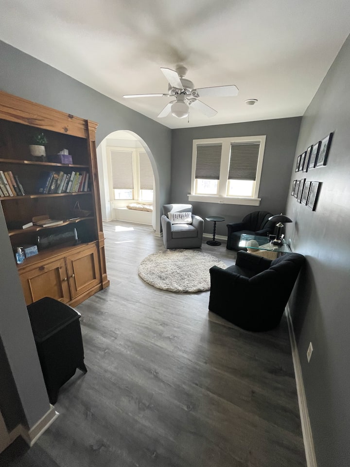 Delightful 1 Bedroom In Downtown West Bend. - Cedar Lake, WI