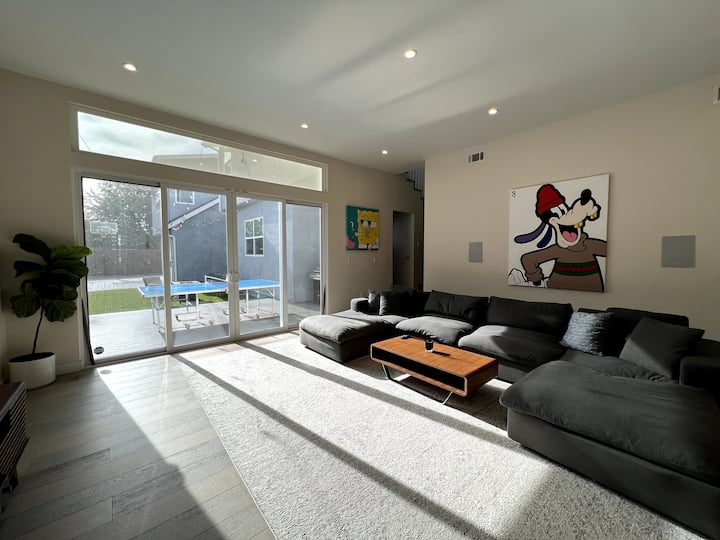 5 Bedroom House + Private Guest House With Hot Tub - El Segundo, CA